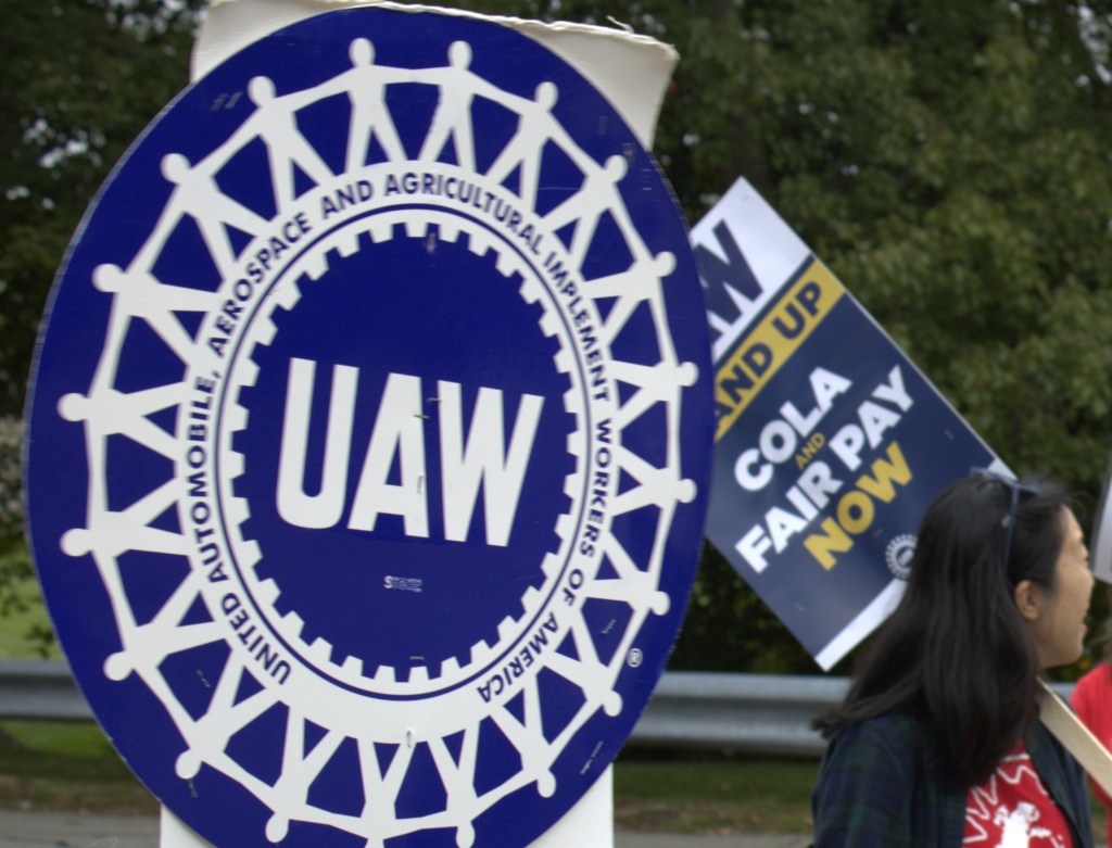 UAW Leading the Fight to Organize the South – Independent Socialist Group